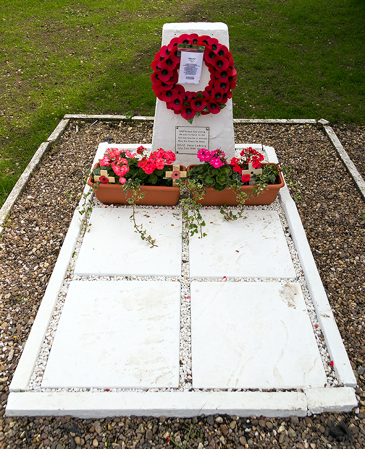 RAF Strubby Memorial - BCAR.org.uk