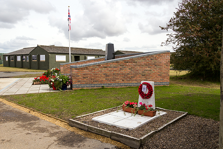 RAF Strubby Memorial - BCAR.org.uk